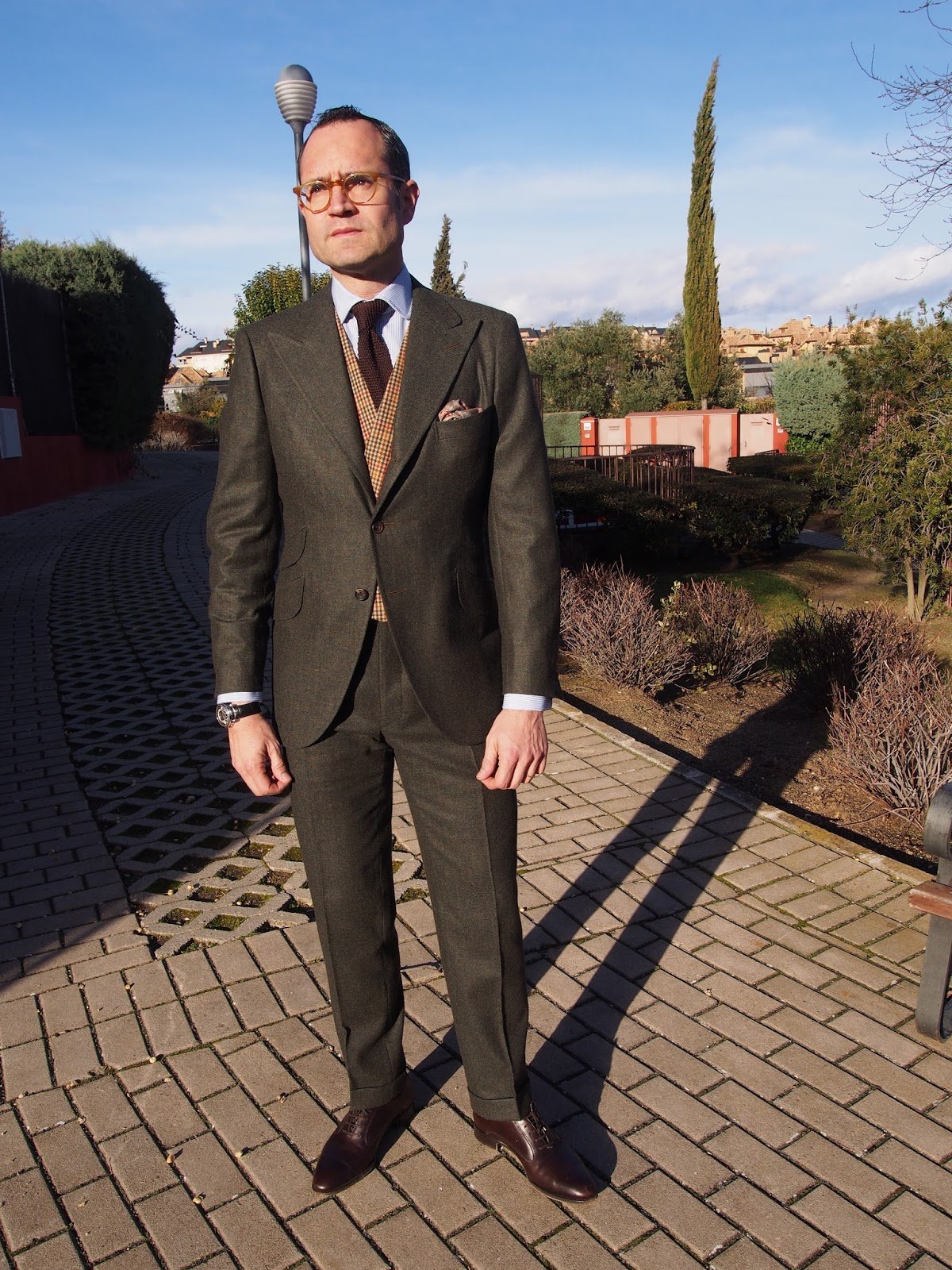 BESPOKE LI, UN TRES PIEZAS DIFERENTE - El Aristócrata