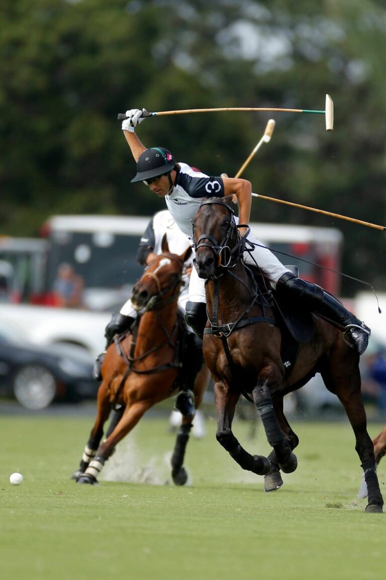 LA VESTIMENTA PARA JUGAR AL POLO - El Aristócrata